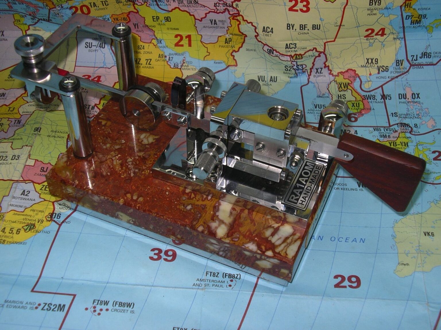 Handmade CW keys by RA1AOM – HAMRADIO